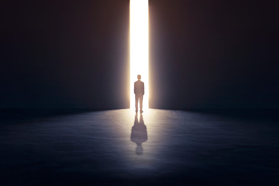 SCB EIC brief / 3 ประเด็นการเปลี่ยนผ่านรัฐบาลและนัยต่อเศรษฐกิจไทย | SCBEIC